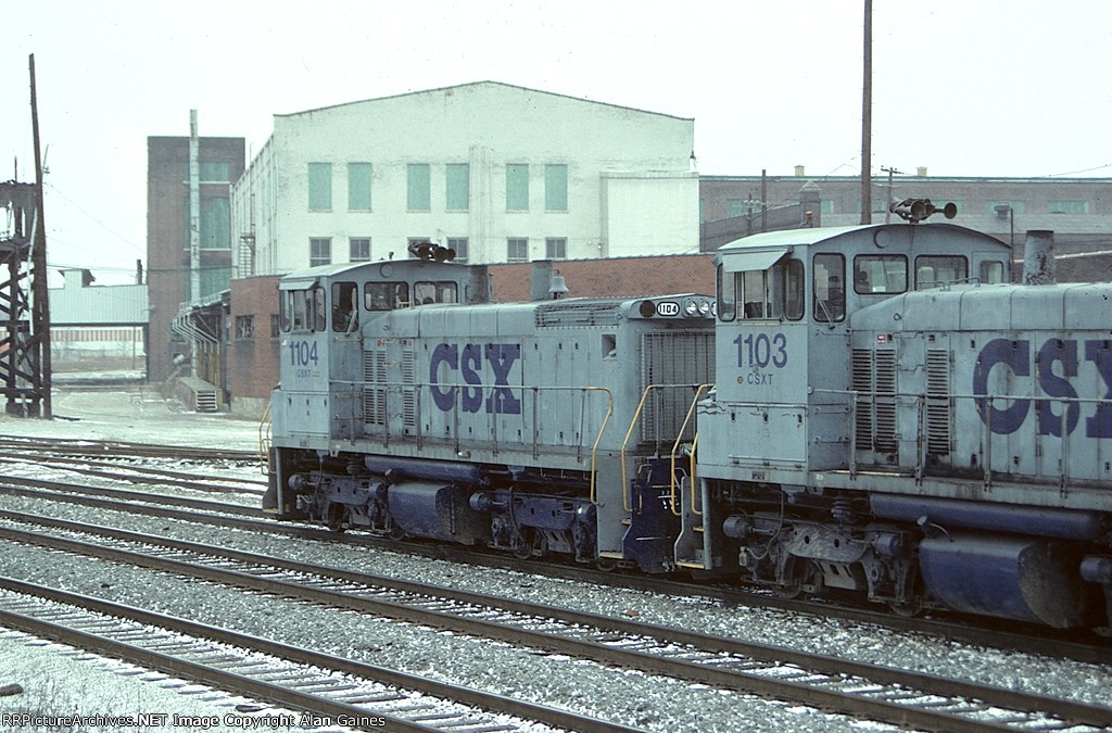 CSX SW1500 1104